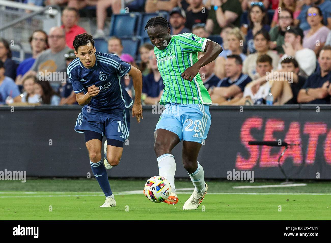 Kansas City, KS, USA. 8th June, 2024. Seattle Sounders FC defender ...
