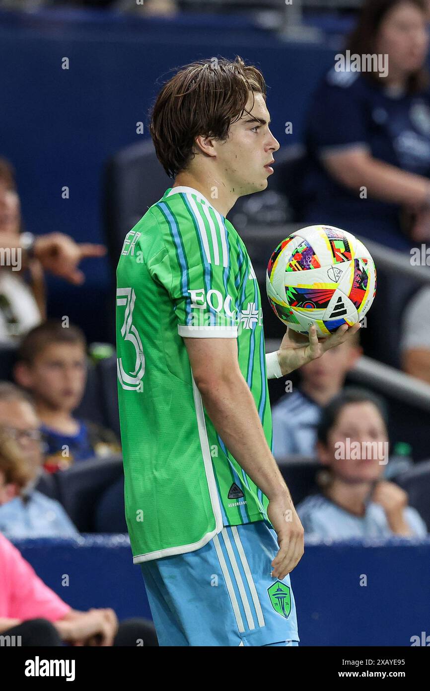 Kansas City, KS, USA. 8th June, 2024. Seattle Sounders FC defender Cody ...