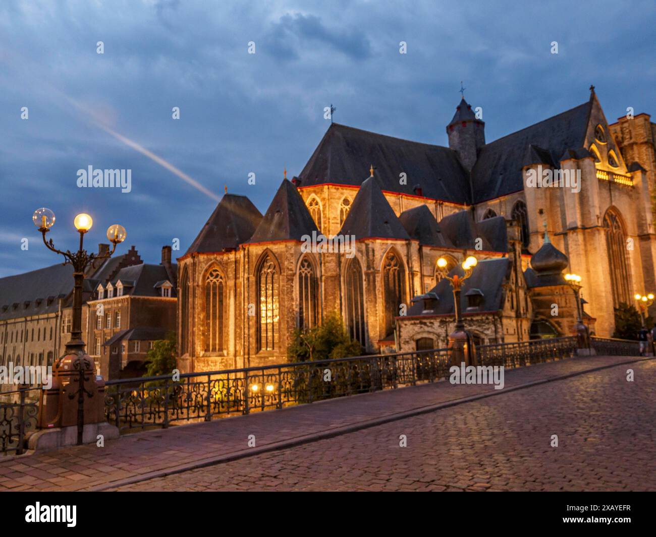 Gothic flemish church hi-res stock photography and images - Alamy