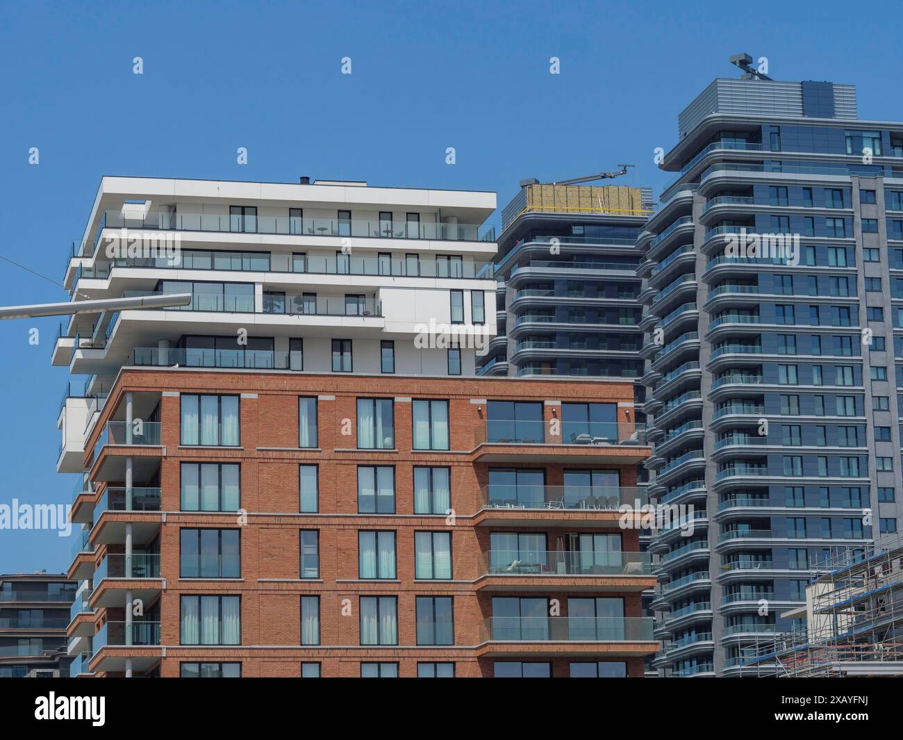 Modern tower blocks hi-res stock photography and images - Alamy