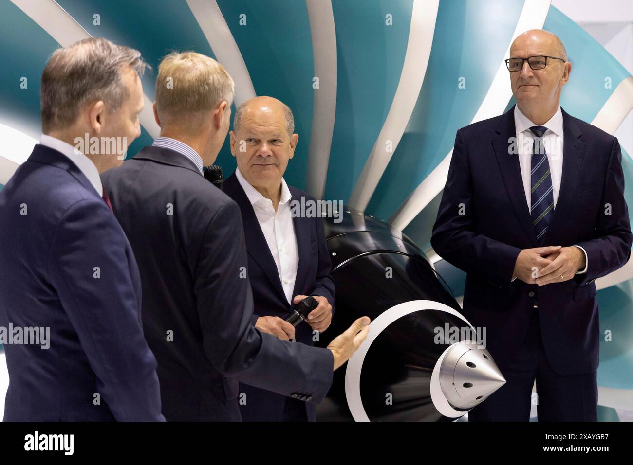 Olaf Scholz (Chancellor of the Federal Republic of Germany, SPD) and ...
