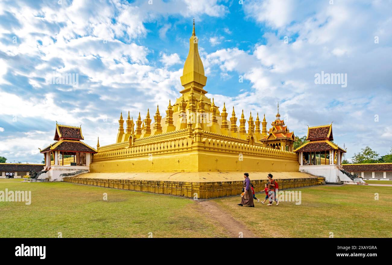 Pha That Luang stupa, Vientiane, Laos Stock Photo - Alamy