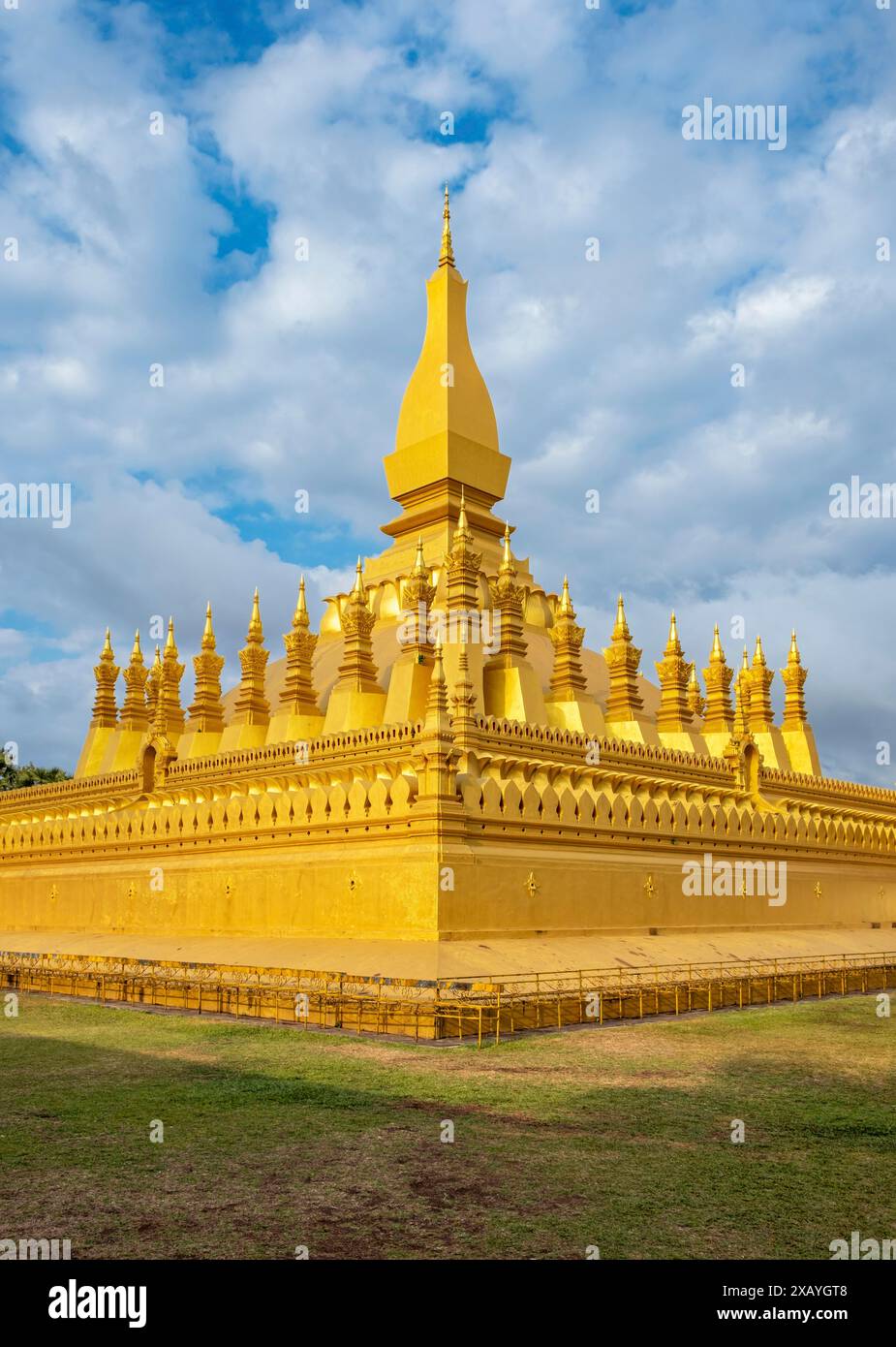 Pha That Luang stupa, Vientiane, Laos Stock Photo - Alamy