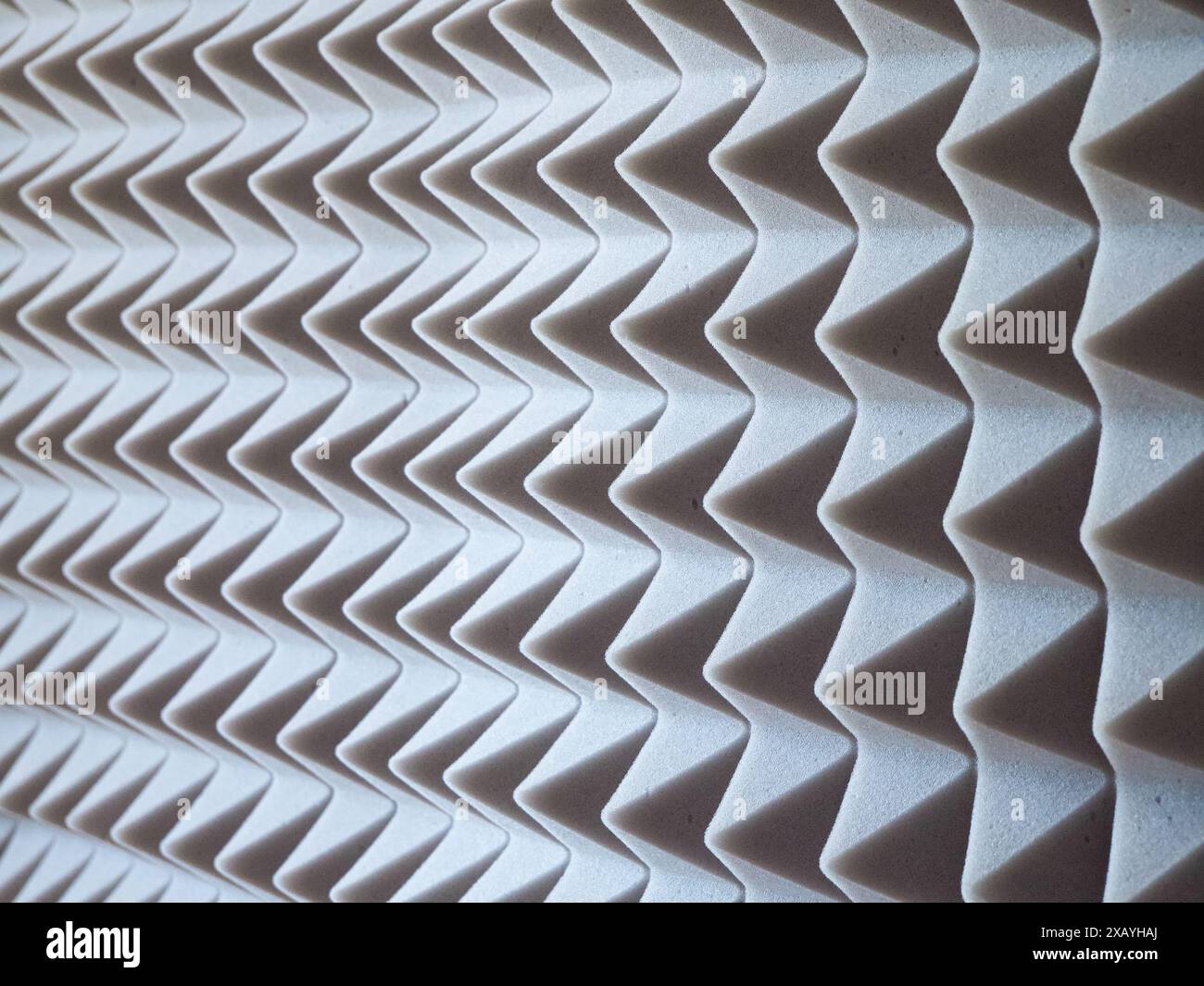 Echo Dampening Material. Pyramid acoustic foam for effective sound ...