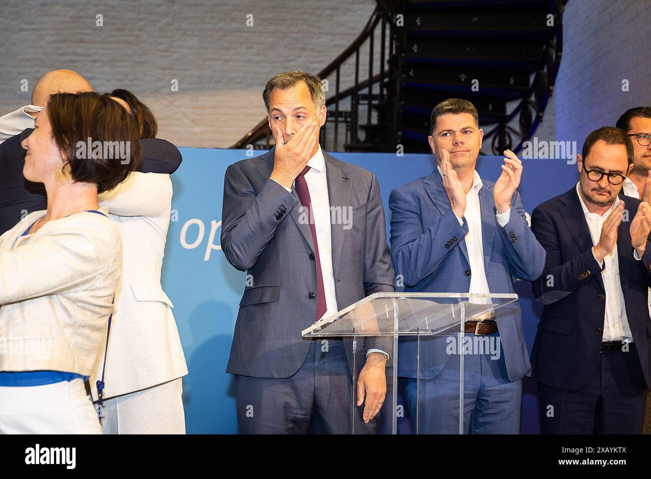 Open Vld's Alexander De Croo and Open Vld's chairman Tom Ongena ...