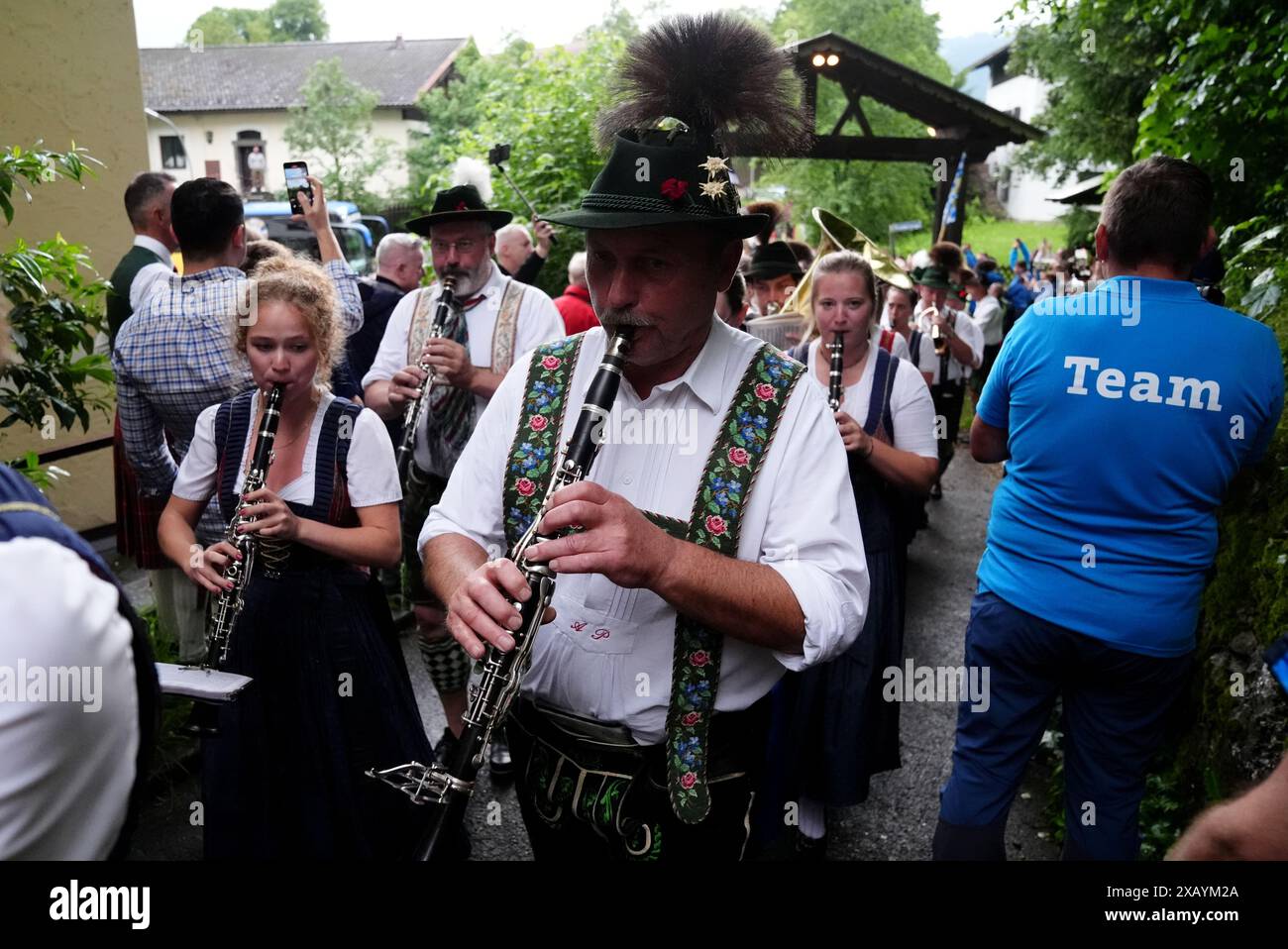 The Scotland team make their way to a reception at Bayernhalle in ...