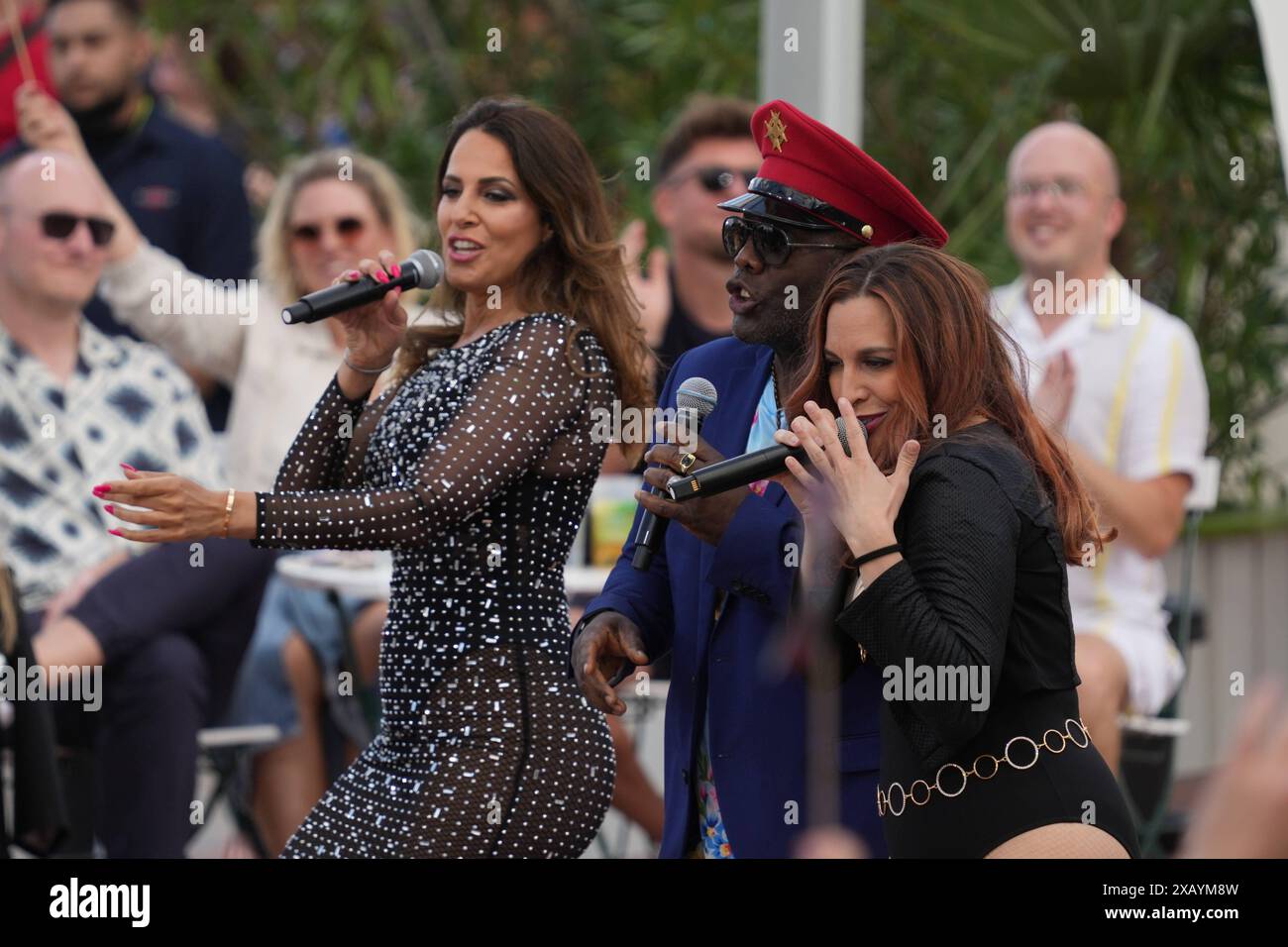 ZDF - Fernsehgarten. Captain Jack Bruce Lacy, Ilka Anna Antonia Traue in der Unterhaltungsshow ...