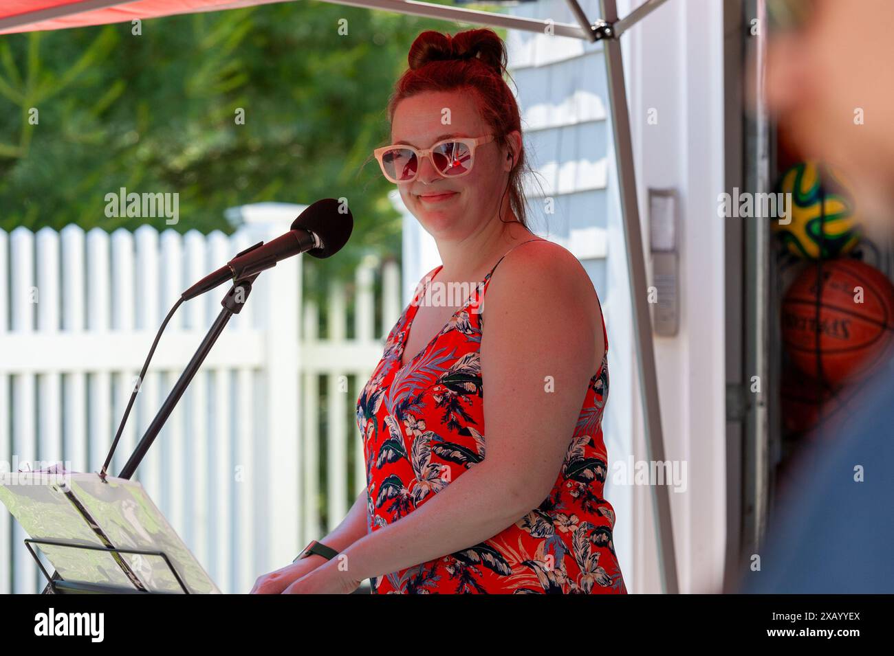 Poor Yorick entertained the crowd with plenty of familiar rock covers ...