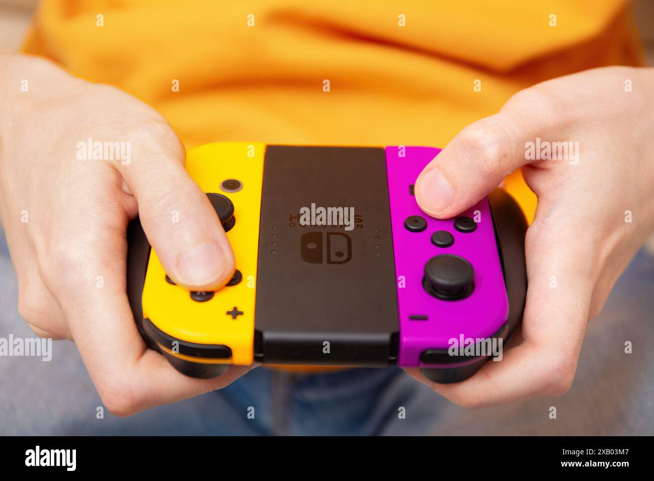 Nintendo switch console hi-res stock photography and images - Alamy