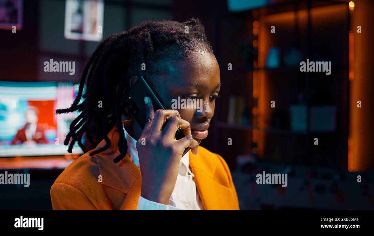 Student calling her professor to discuss about class materials ...