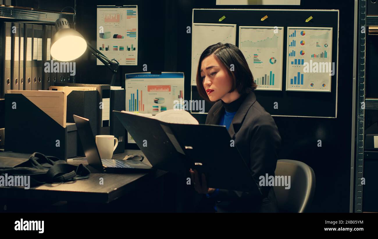 Identifying documents hi-res stock photography and images - Alamy