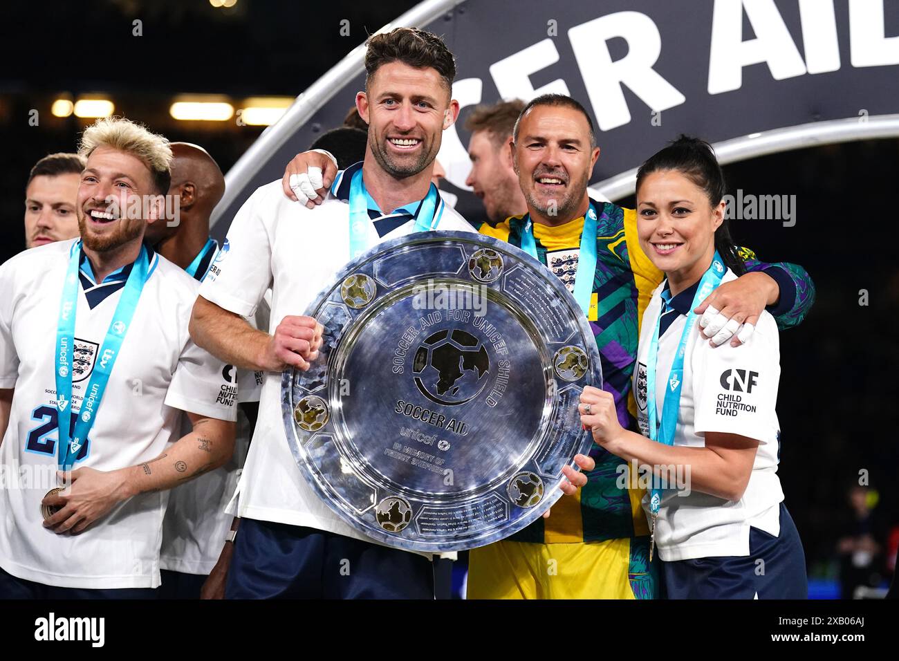 England's Gary Cahill, Paddy McGuinness and Sam Quek (right) celebrate ...