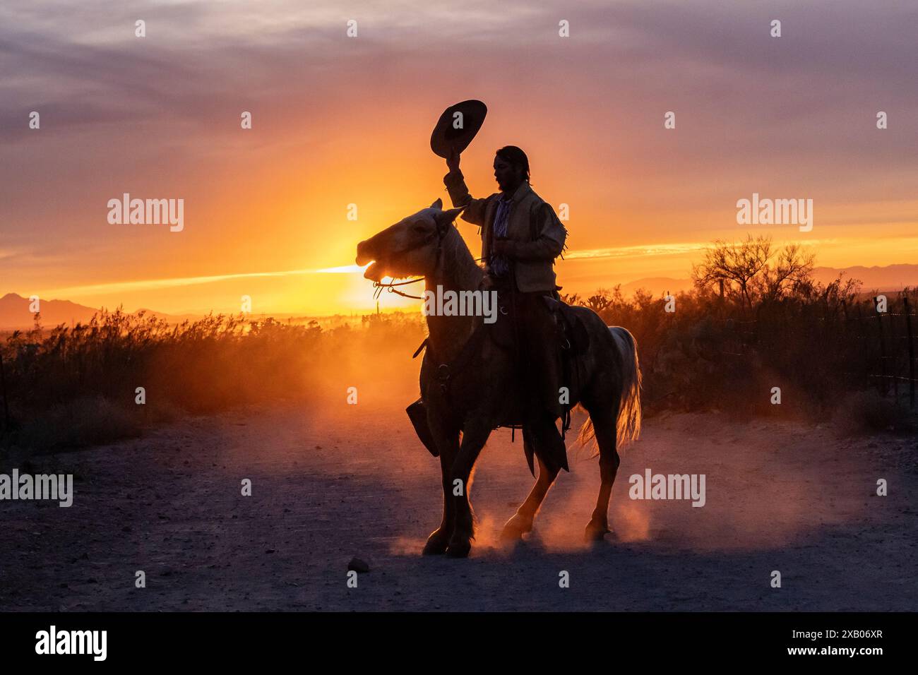 Cowboy head silhouette hi-res stock photography and images - Alamy