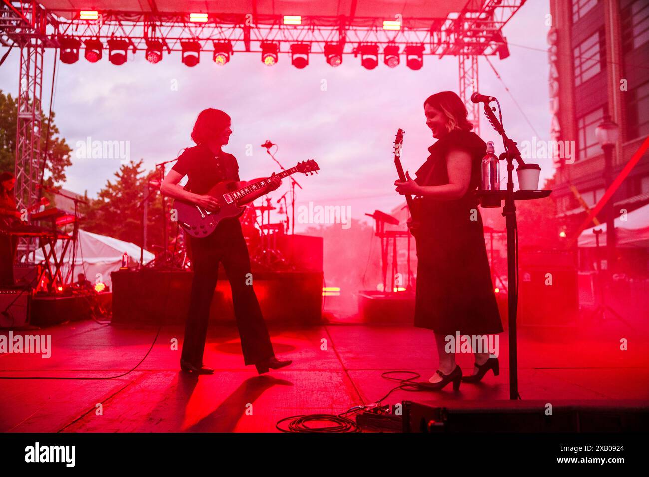 BLOOMINGTON, INDIANA - JUNE 8: Carrie Brownstein, left, and Corin ...
