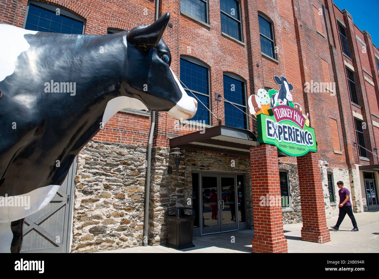 USA Pennsylvania PA Columbia Turkey Hill Experience factory store and ...