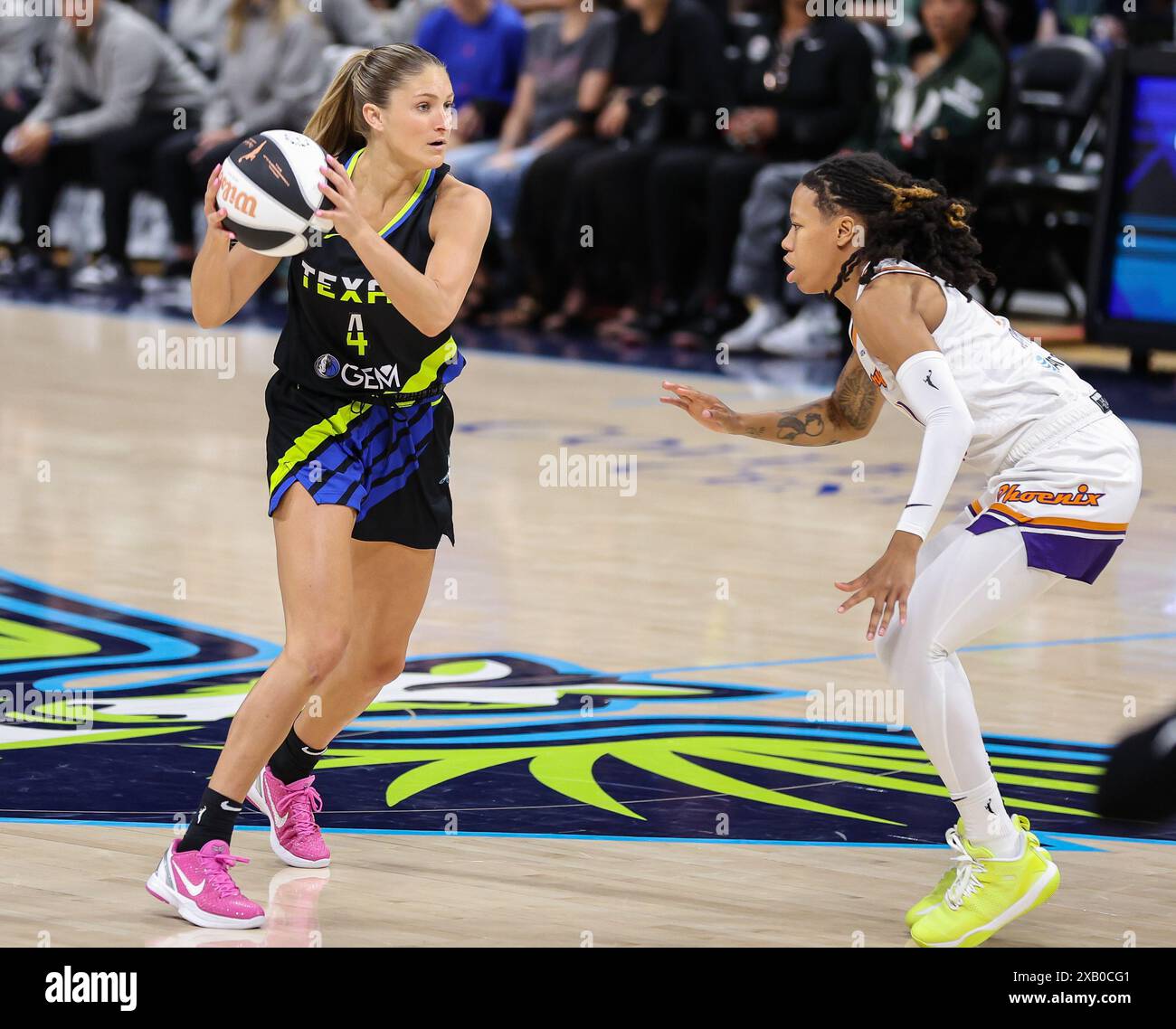 Arlington, TX, USA. 9th June, 2024. Dallas' Jacy Sheldon (4) looks for ...