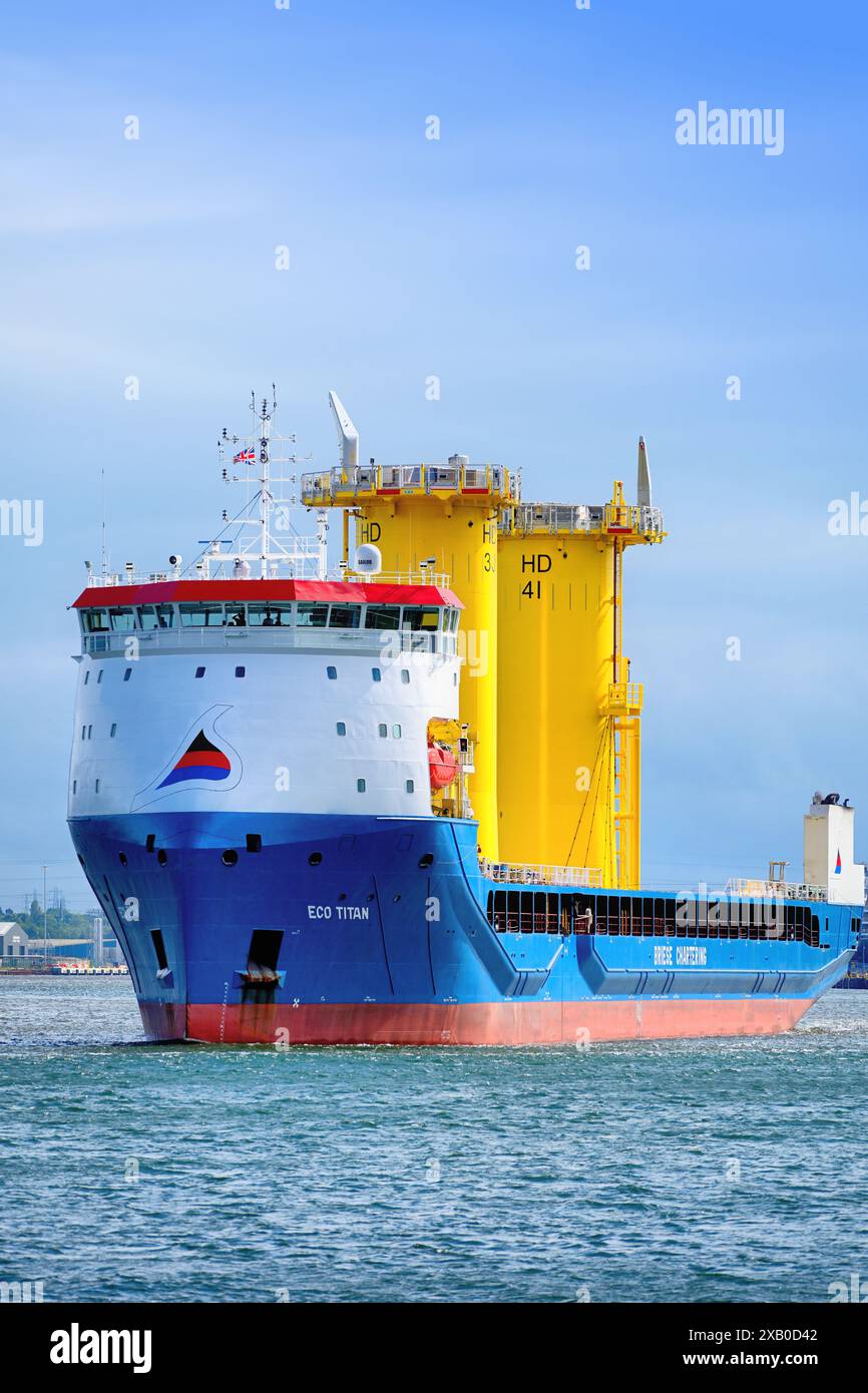 Ship ECO TITAN delivering wind turbine base parts manufactured at ...