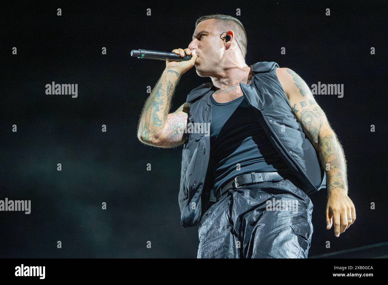 Der australische Sänger Winston McCall von der Band Parkway Drive bei ...