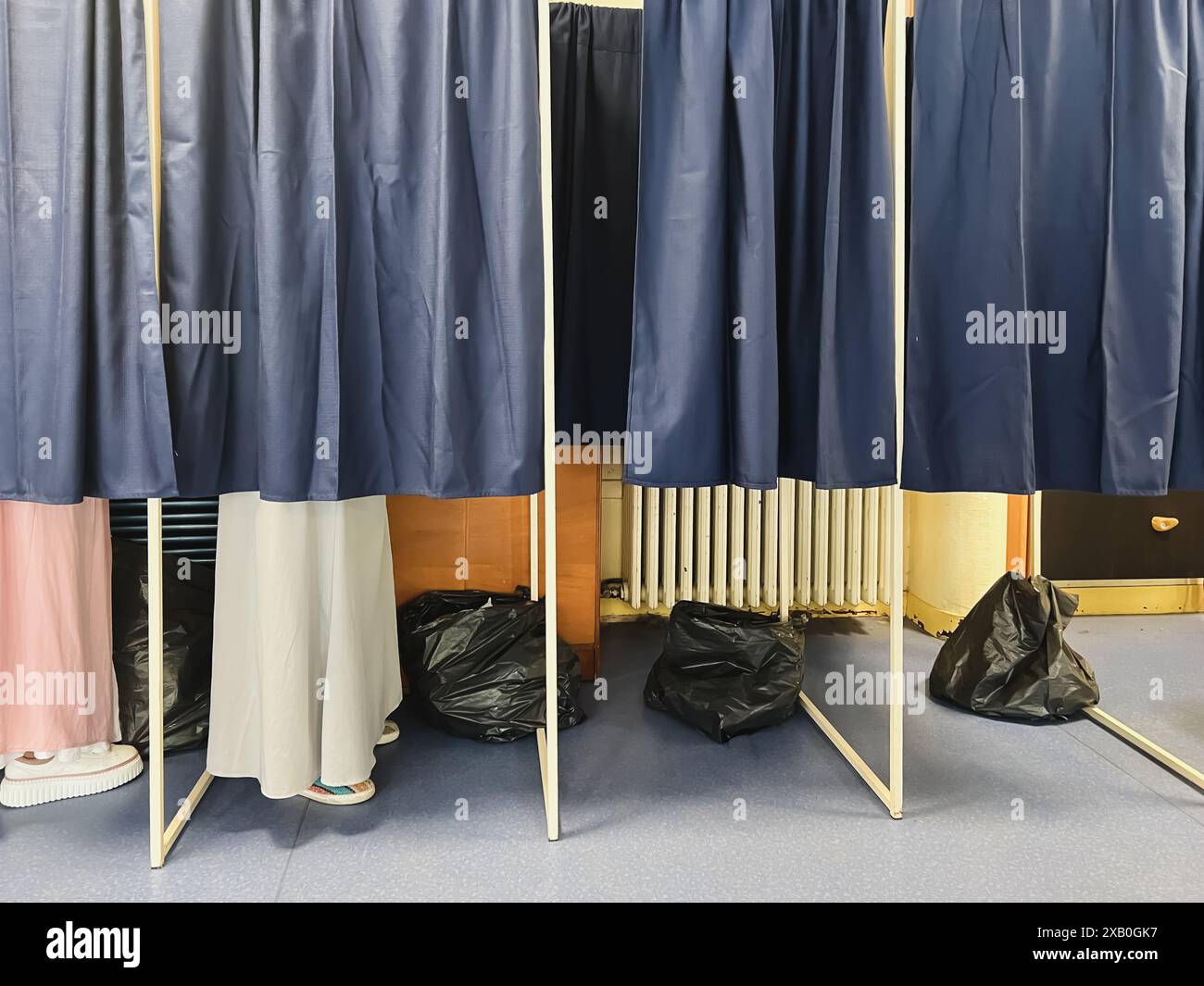 Plastic ballot boxes hi-res stock photography and images - Alamy