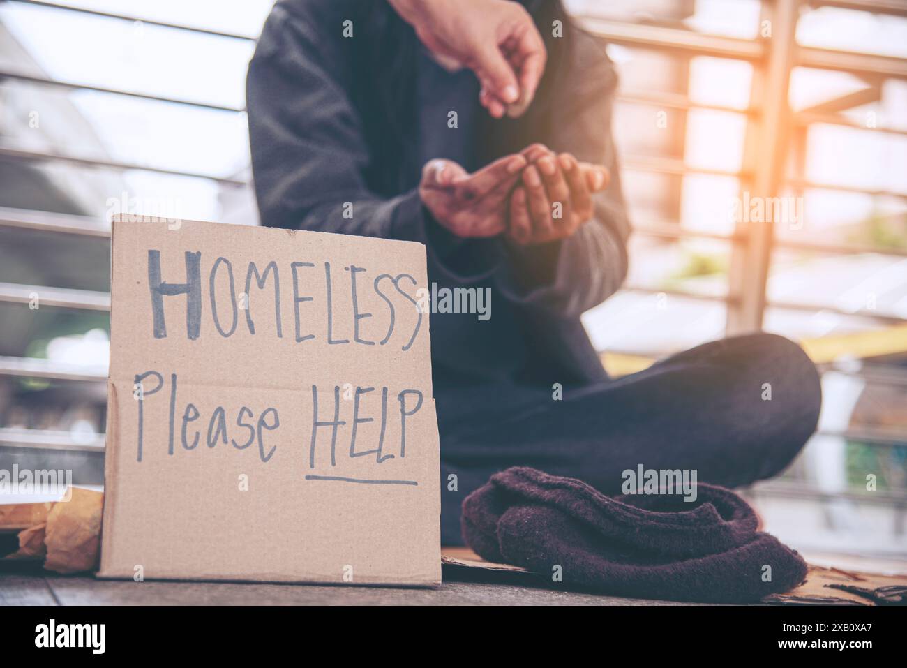Helping homeless veterans hi-res stock photography and images - Alamy