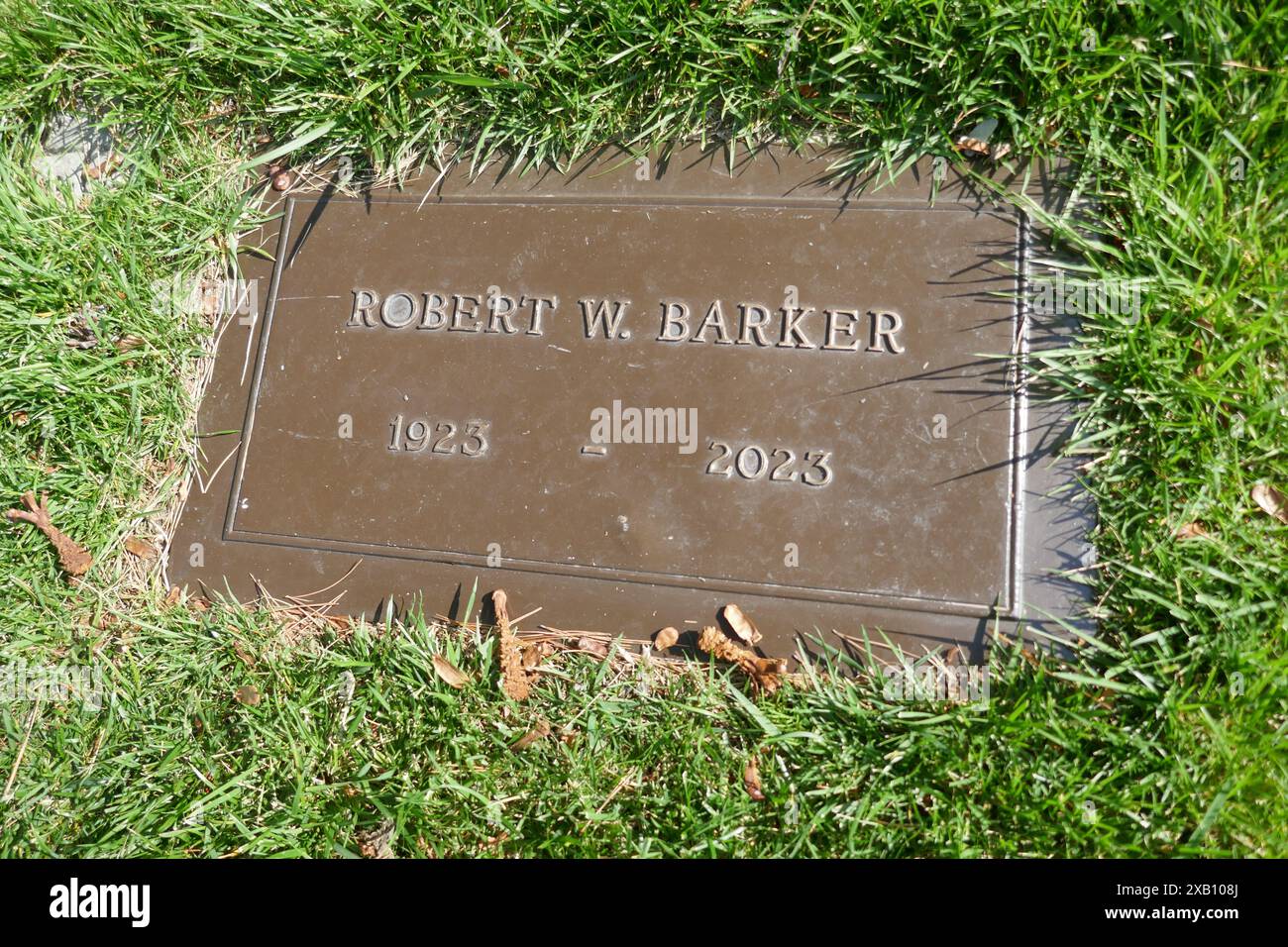 Los Angeles, California, USA 6th June 2024 Television Personality Bob Barker Grave in Sheltering ...