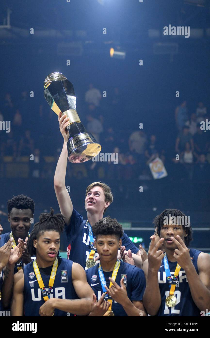 Daniel Jacobsen lifts the trophy. USA Basketball U18 National Team ...