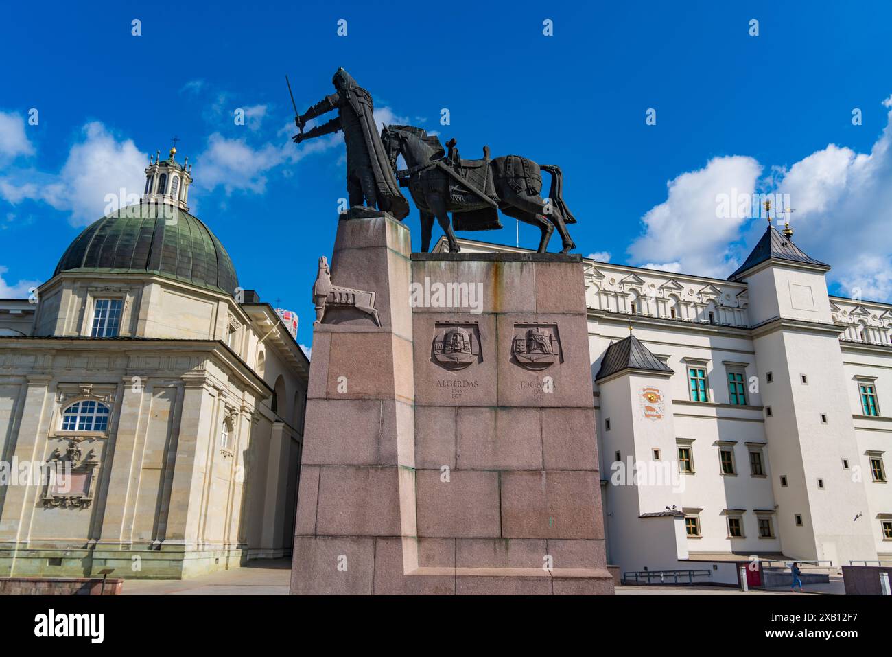 Monument to Grand Duke Gediminas in Vilnius, Lithuania Stock Photo - Alamy
