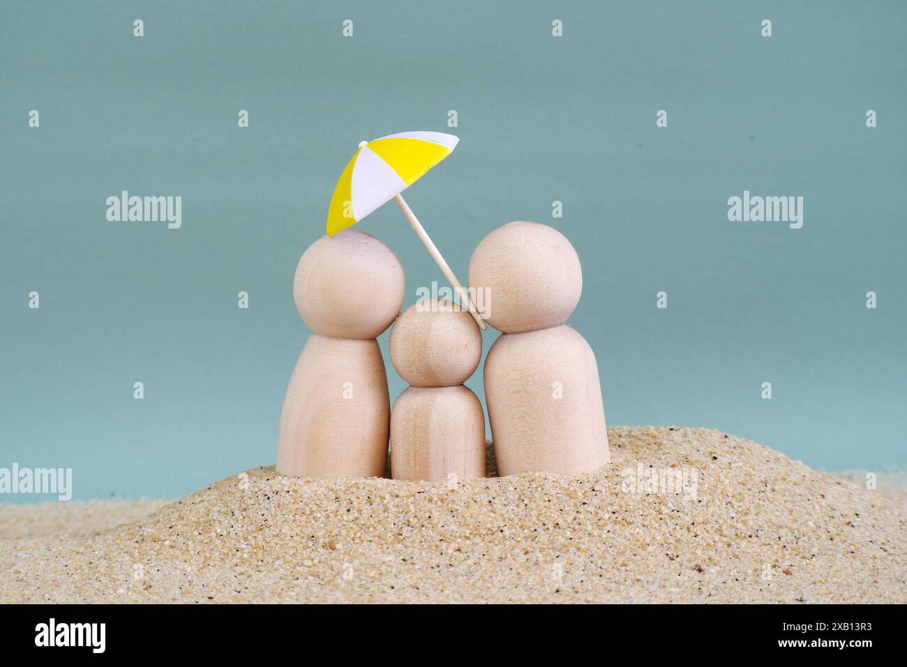 Shield money symbol insurance service hi-res stock photography and ...