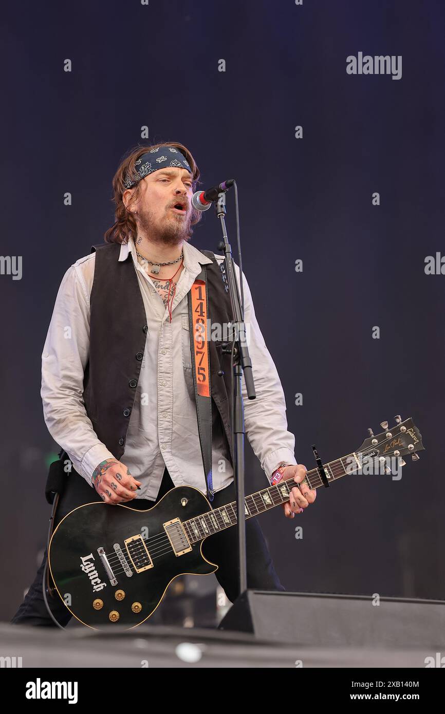 Ken casey on stage hi-res stock photography and images - Alamy