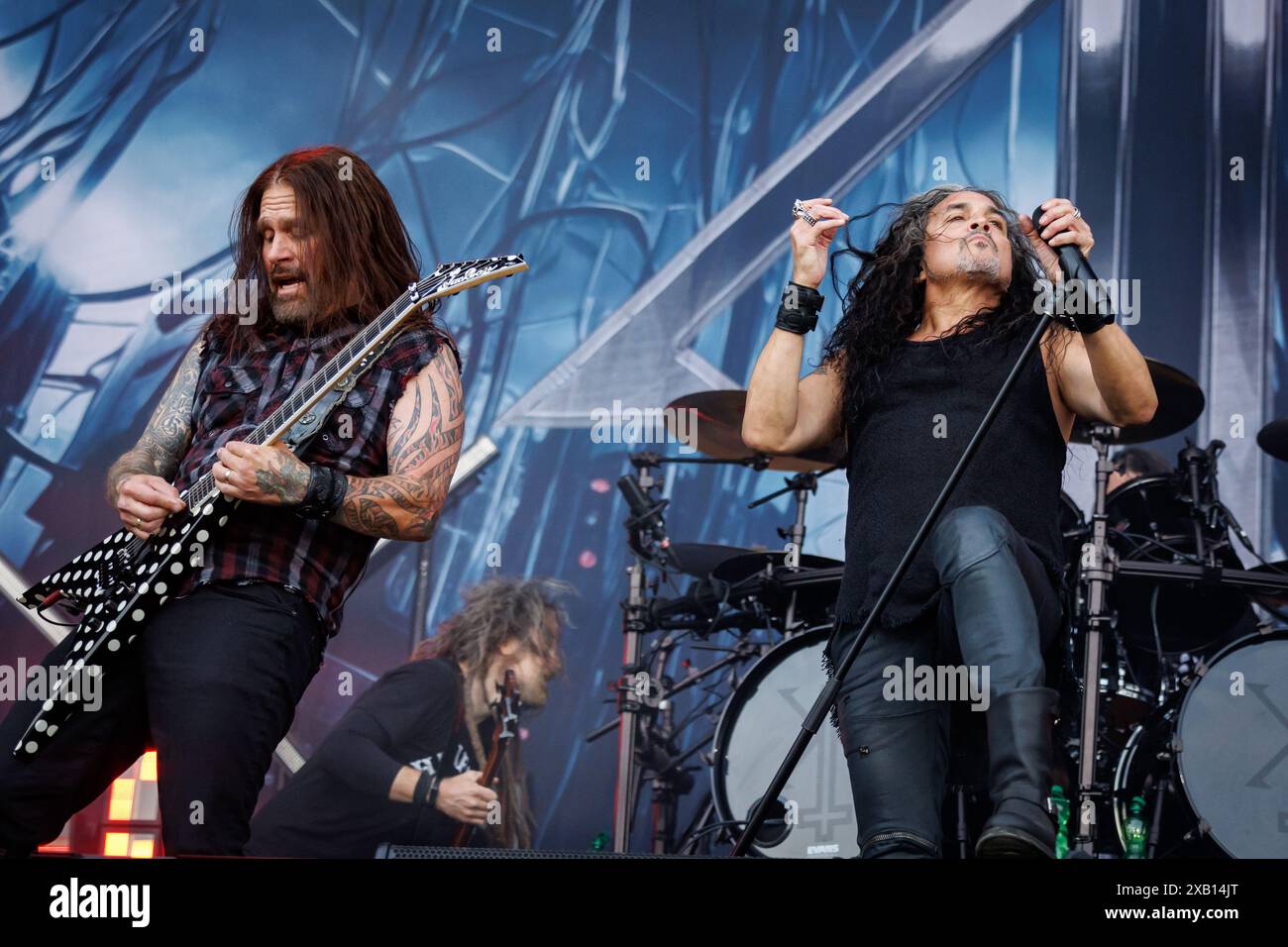 Nuremberg, Germany. 09th June, 2024. Mark Osegueda (r), singer of the ...