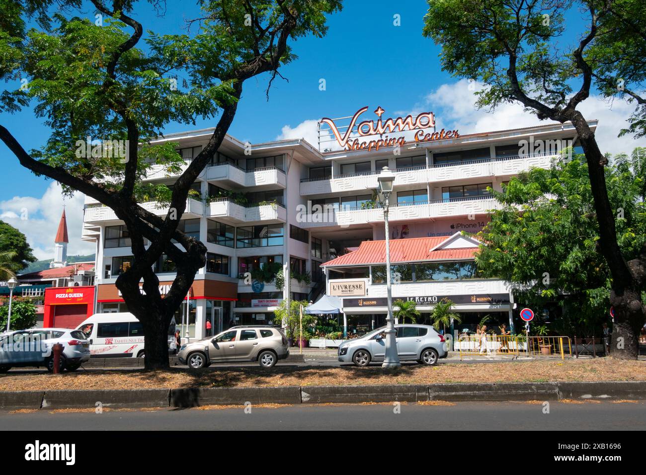 Buildings vaima shopping centre hi-res stock photography and images - Alamy