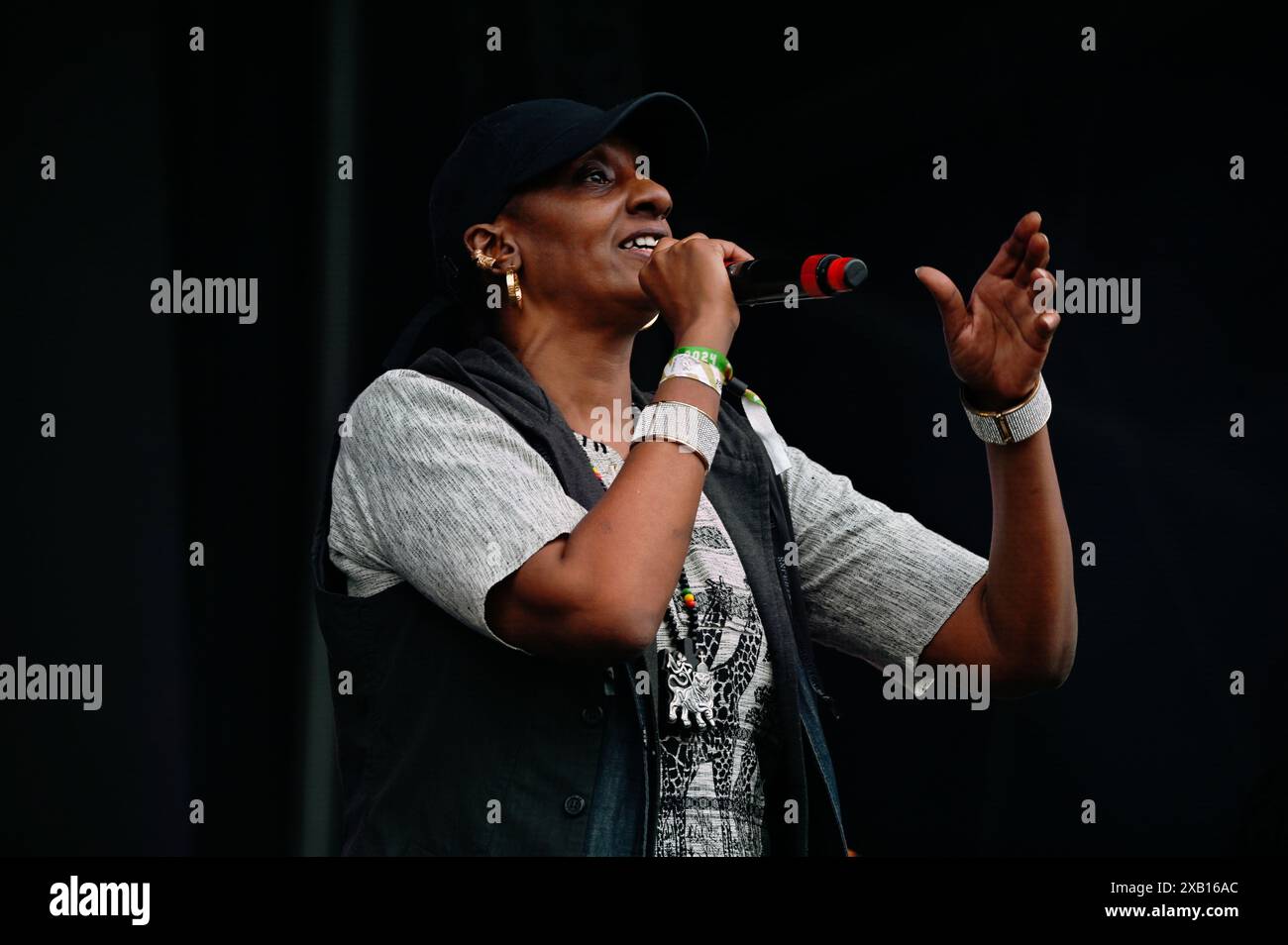German female rapper hi-res stock photography and images - Alamy