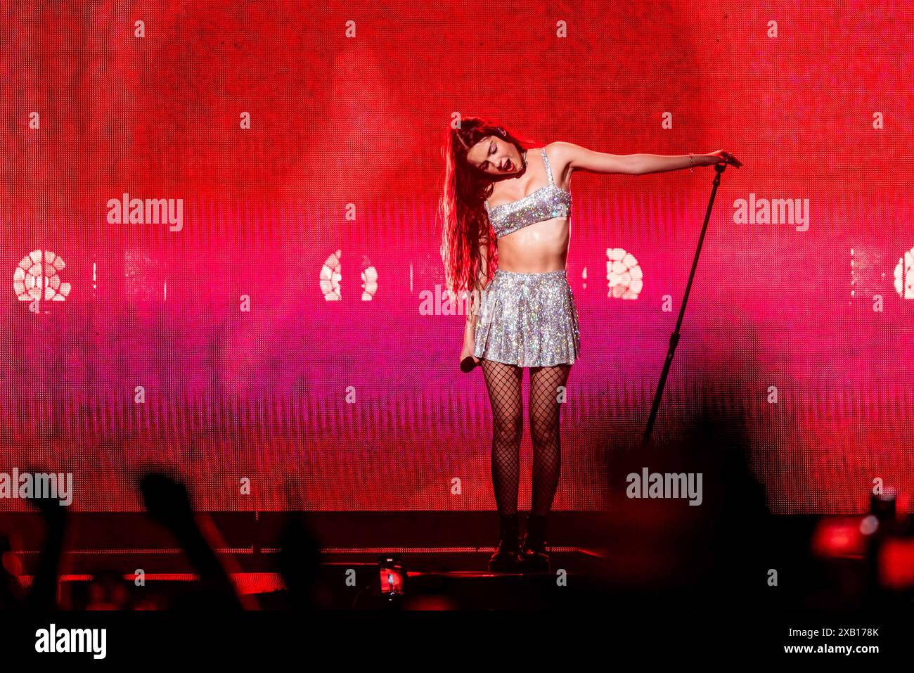 Olivia rodrigo guts world tour hi-res stock photography and images - Alamy