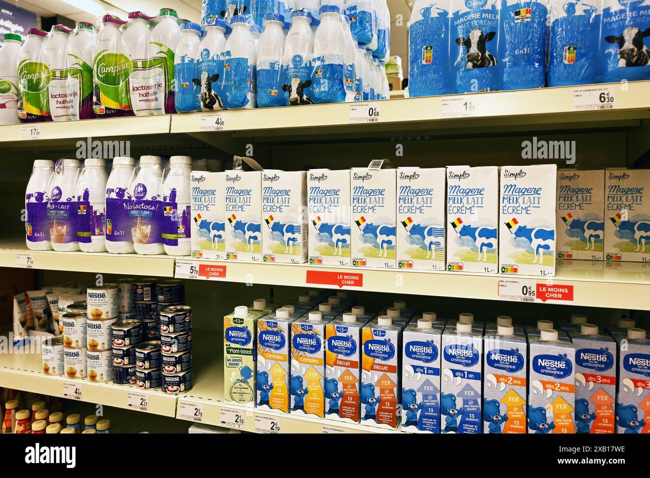 Dairy aisle milk hi-res stock photography and images - Alamy