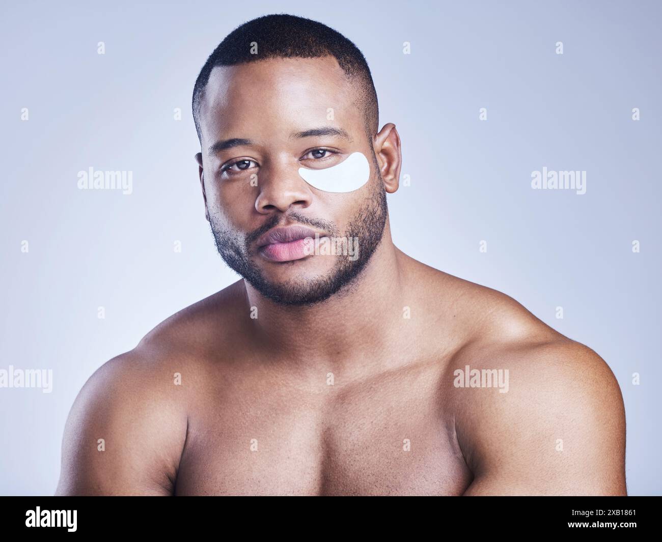 Man with the black eye patch hi-res stock photography and images - Alamy