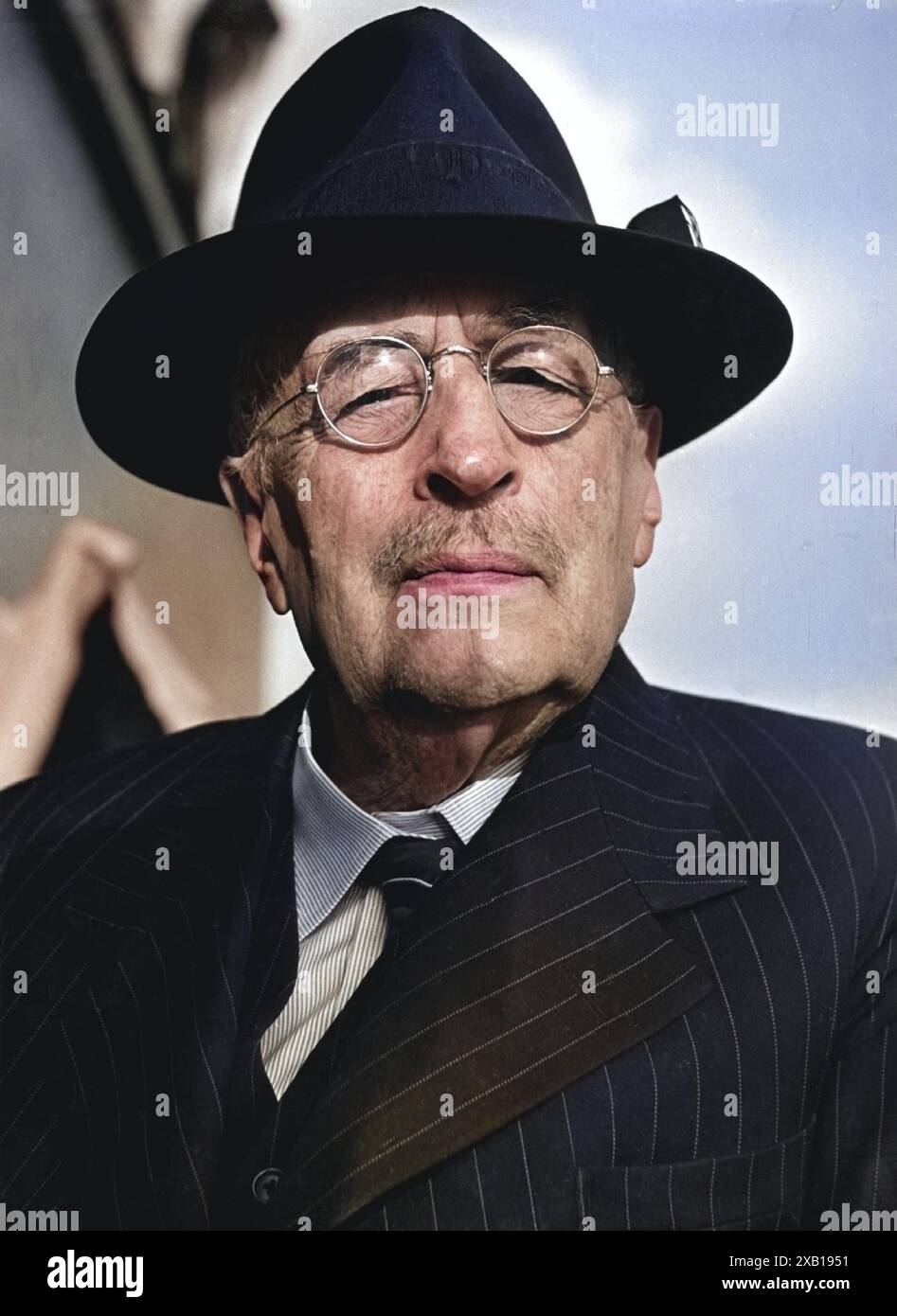 Explorer 11 hi-res stock photography and images - Alamy