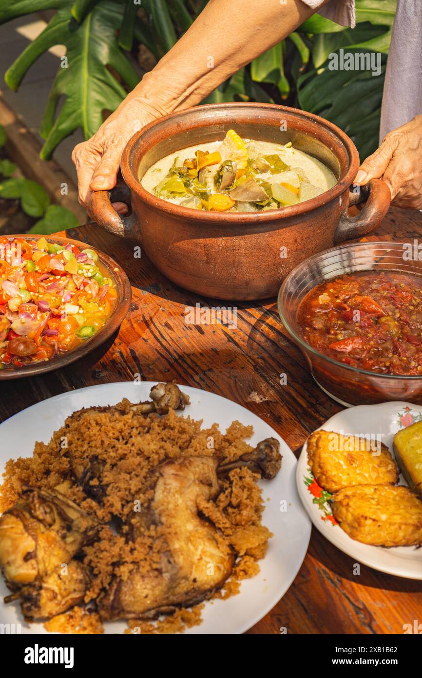 sayur lodeh, It is a typical Indonesian coconut milk-based vegetable ...