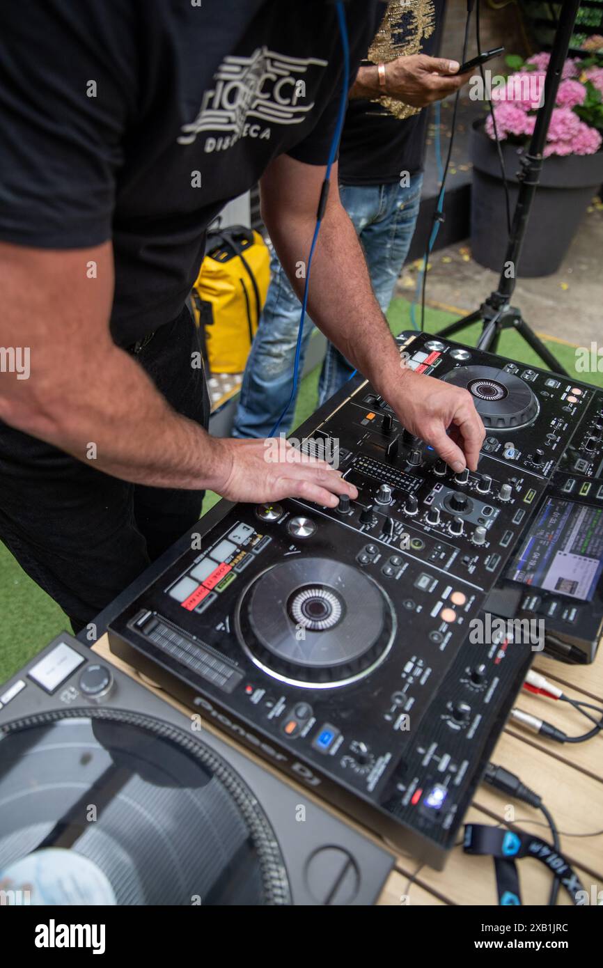 Dj rich flavours hi-res stock photography and images - Alamy