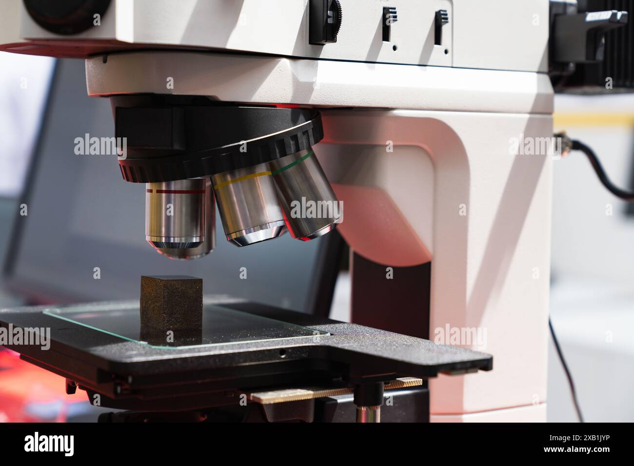 Optic machine for precise measurement of part size and quality ...