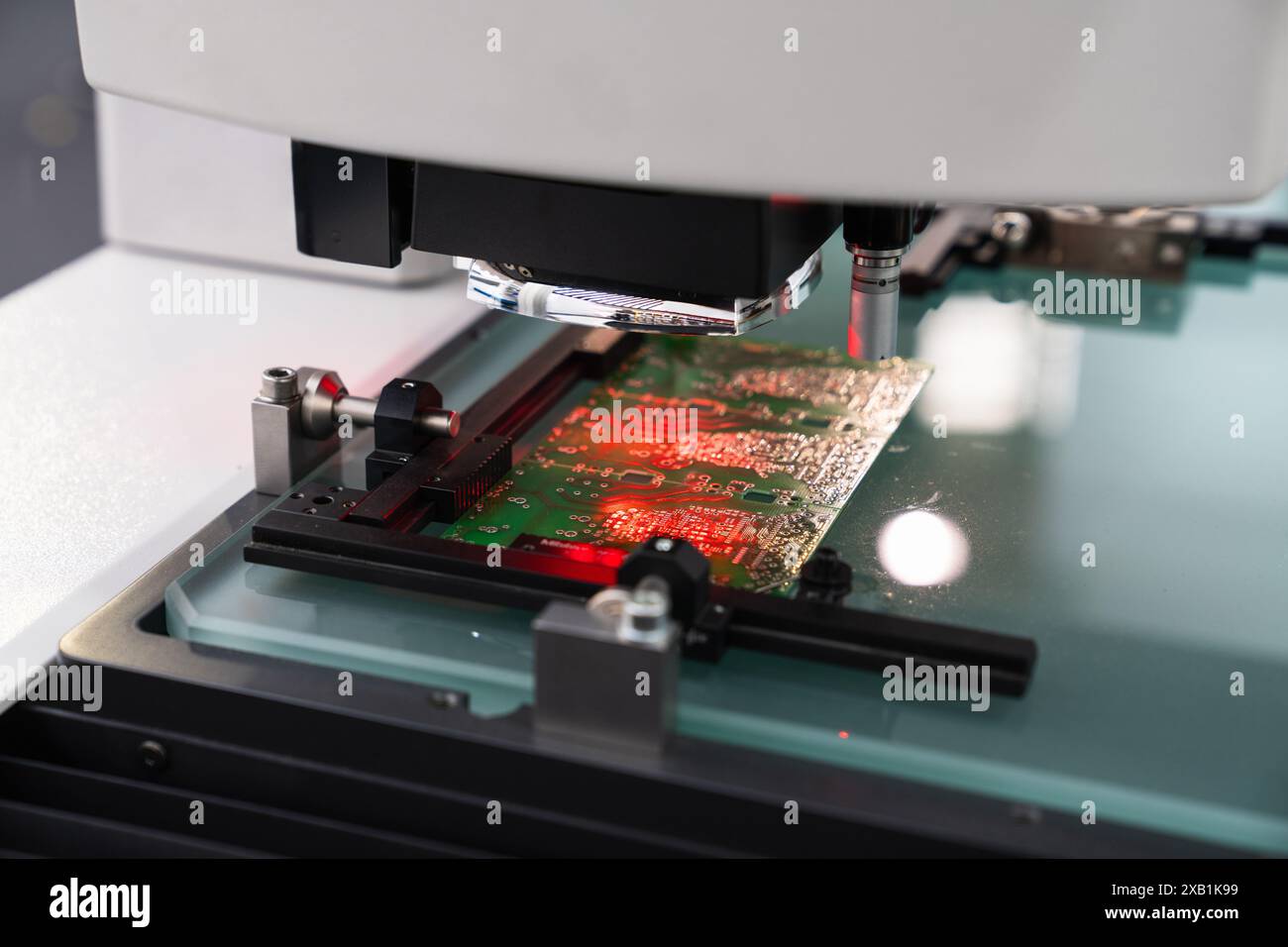 Optic machine for precise measurement of part size and quality ...