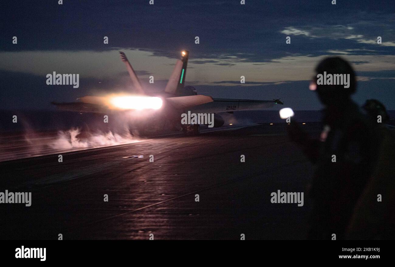 240608-N-SI601-1241 PHILIPPINE SEA (June 8, 2024) An F/A-18E Super ...