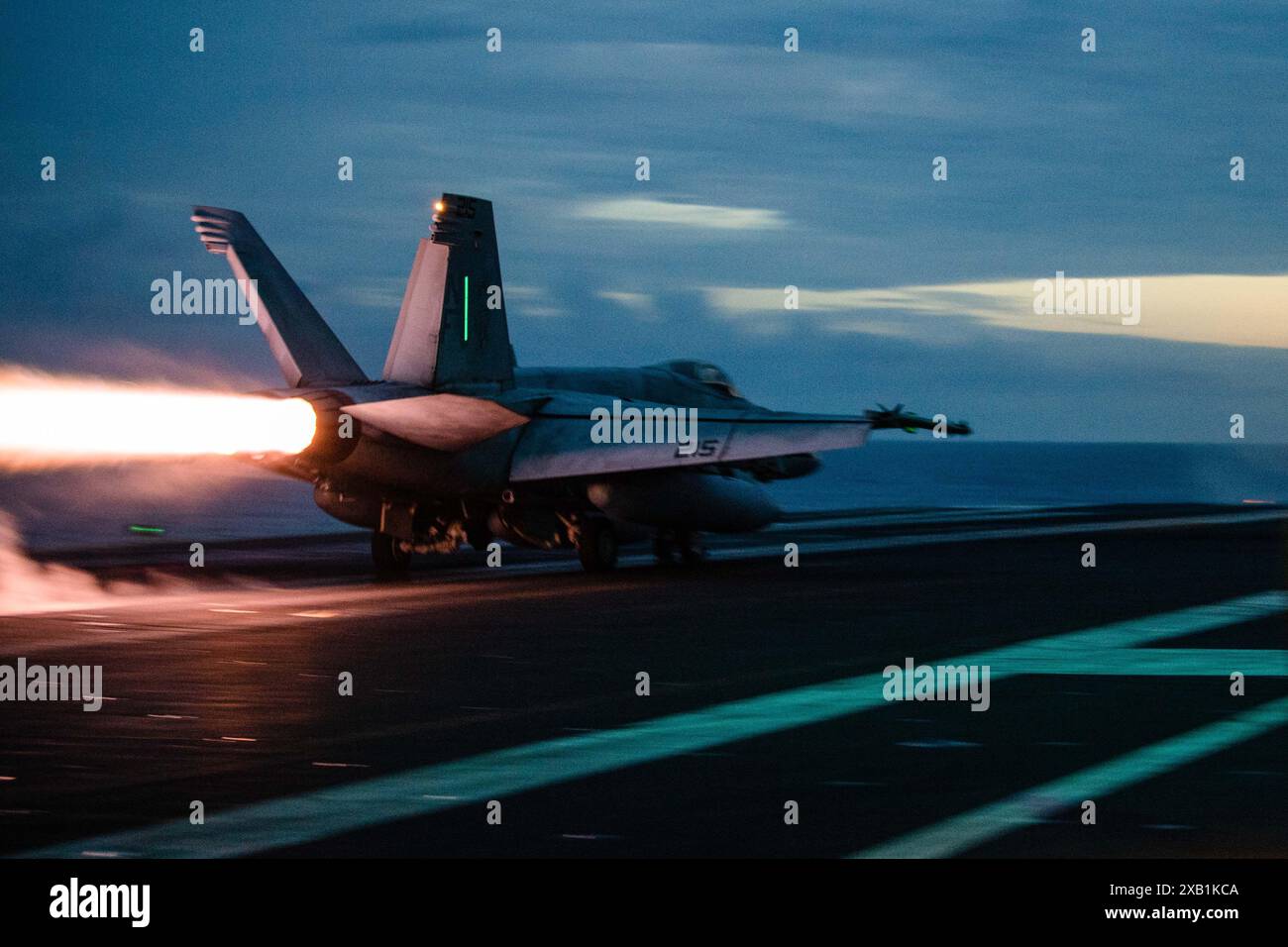 240608-N-SI601-1158 PHILIPPINE SEA (June 8, 2024) An F/A-18E Super ...