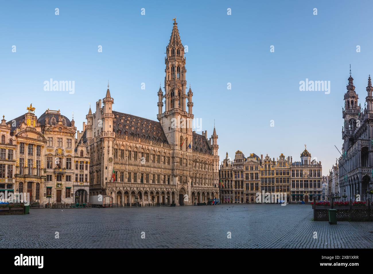 Restaurant in grote markt hi-res stock photography and images - Alamy
