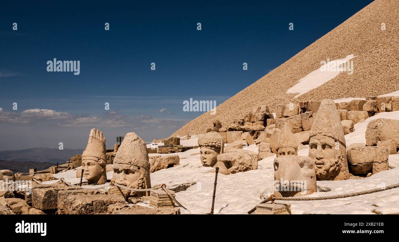 Tomb tribute hi-res stock photography and images - Alamy