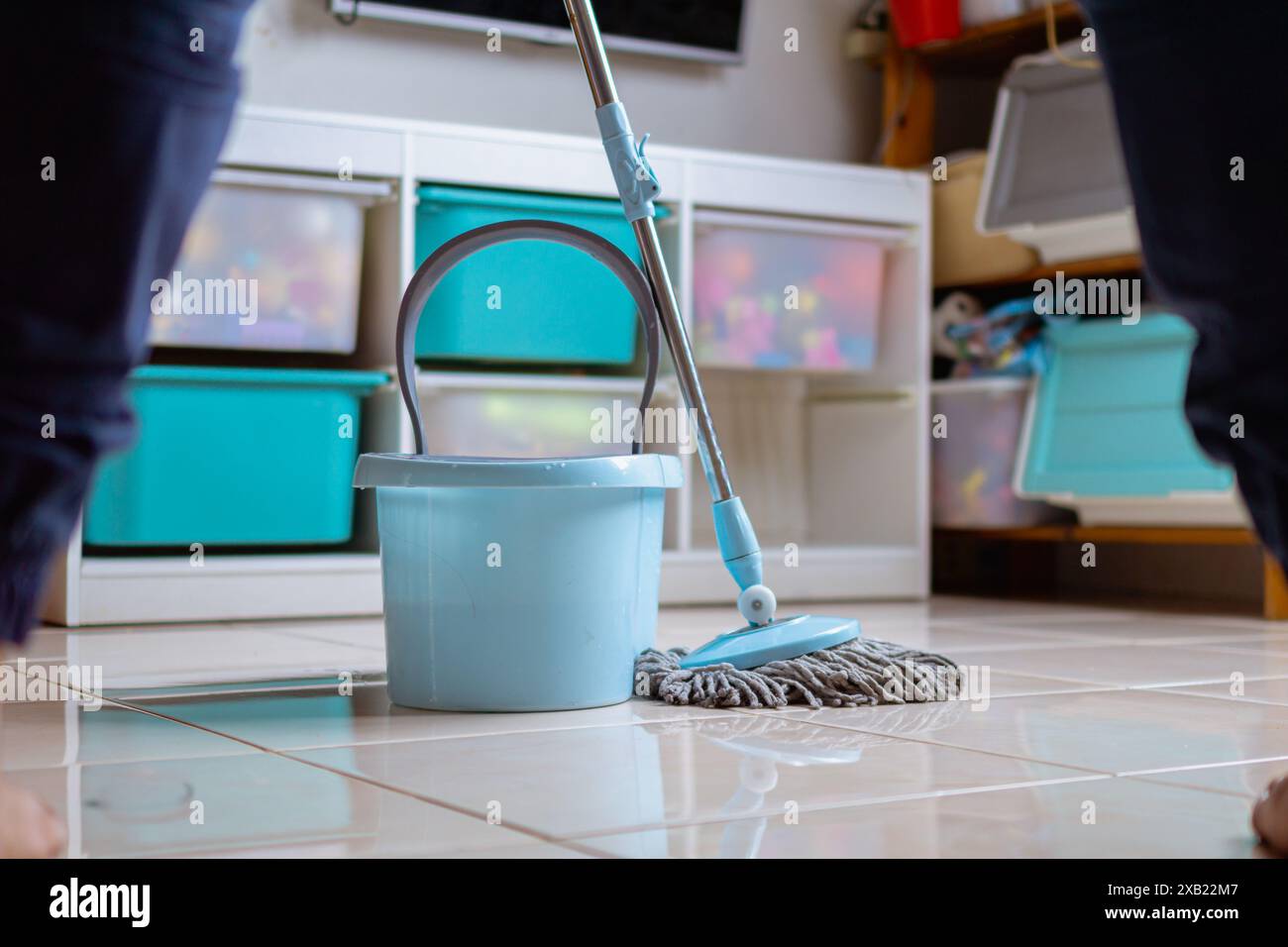 Kids helping house chores concept hi-res stock photography and images - Alamy