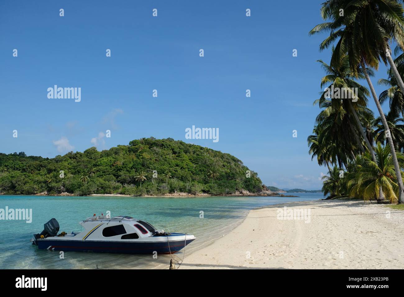 Indonesia Anambas Islands - Idyllic beach Stock Photo - Alamy