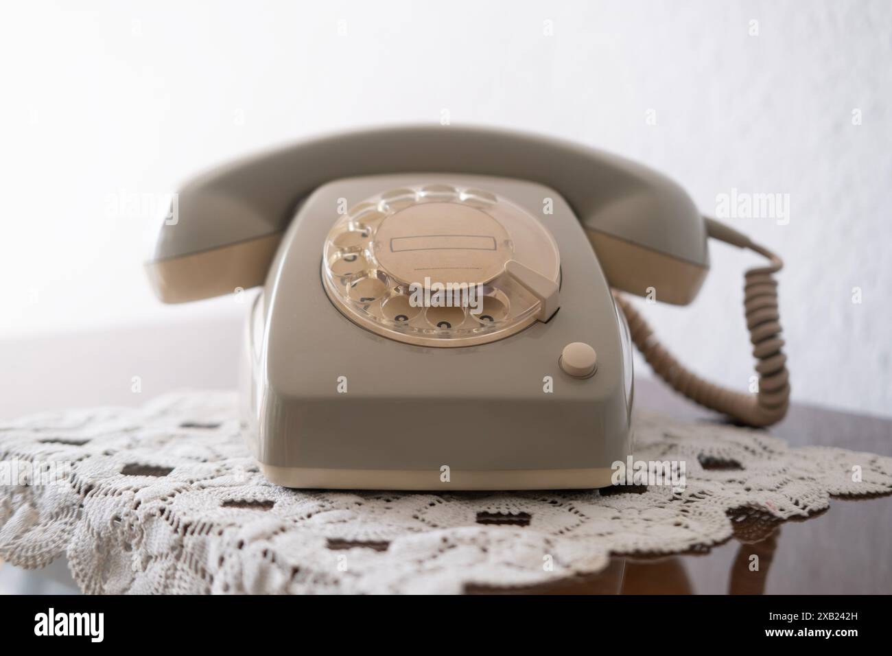 Putting down telephone hi-res stock photography and images - Alamy