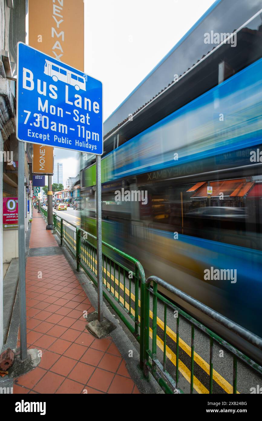Singapore bus sign hi-res stock photography and images - Alamy