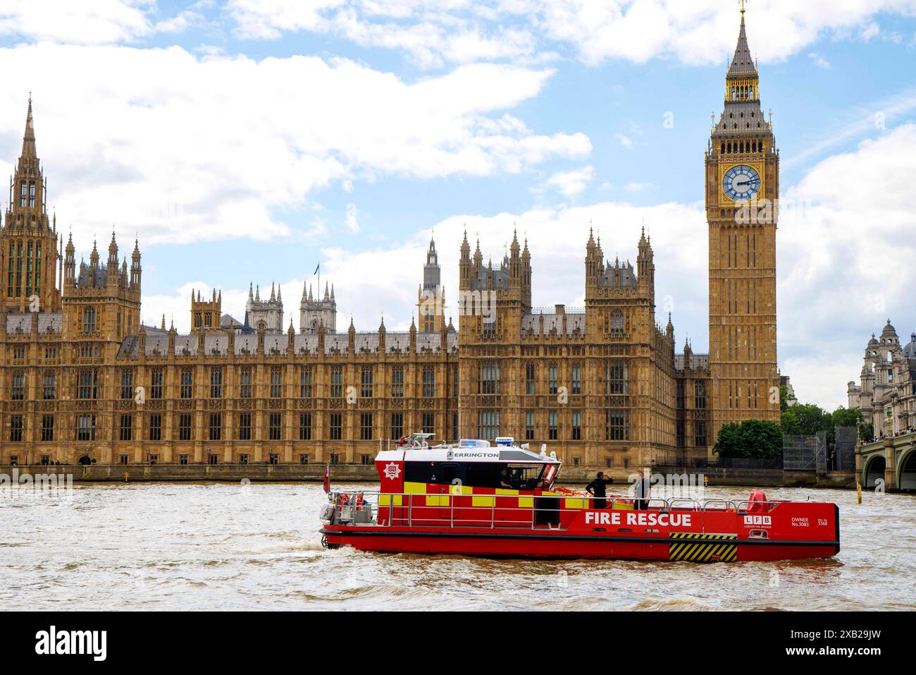 Lfb boats hi-res stock photography and images - Alamy