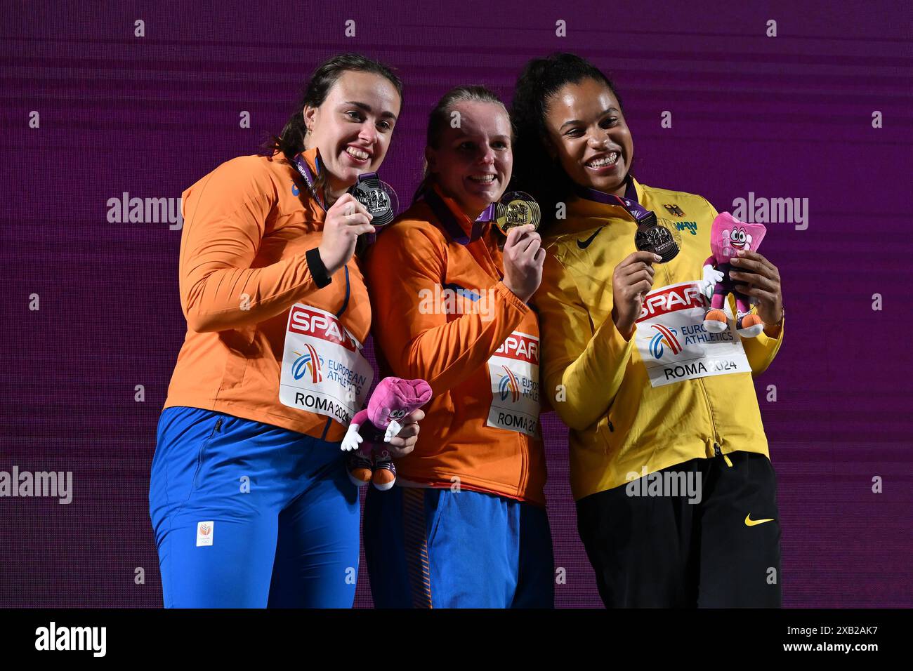 Jorinde VAN KLINKEN, Jessica SCHILDER and Yemisi OGUNLEYE during the ...